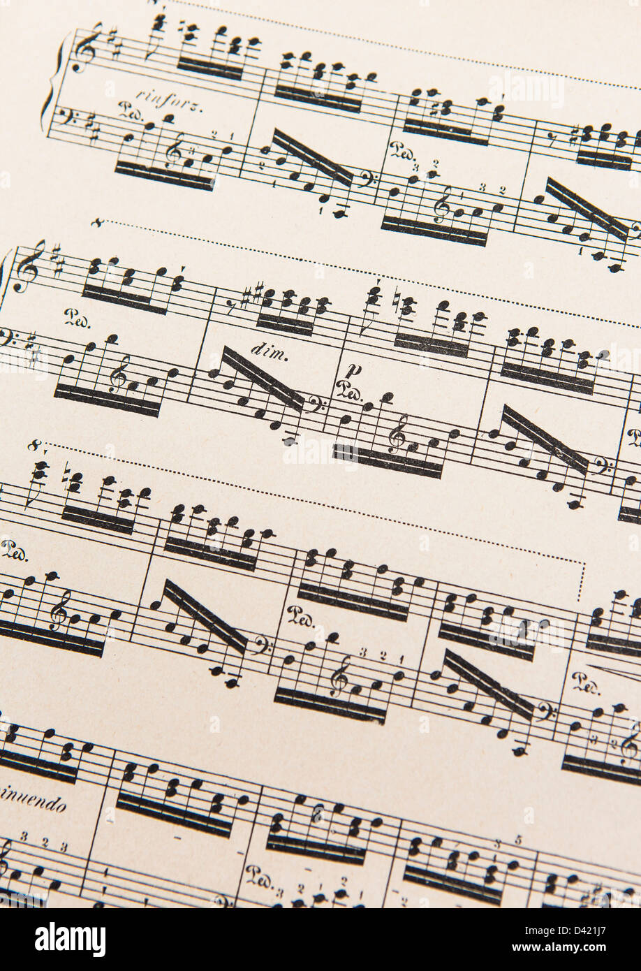 Musical score hi-res stock photography and images - Alamy