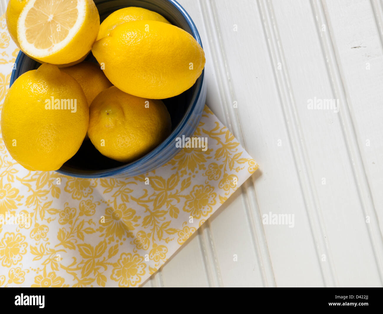 Group of yellow fresh lemons Stock Photo - Alamy