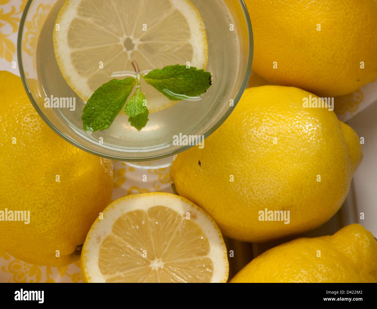 Group of yellow fresh lemons Stock Photo - Alamy