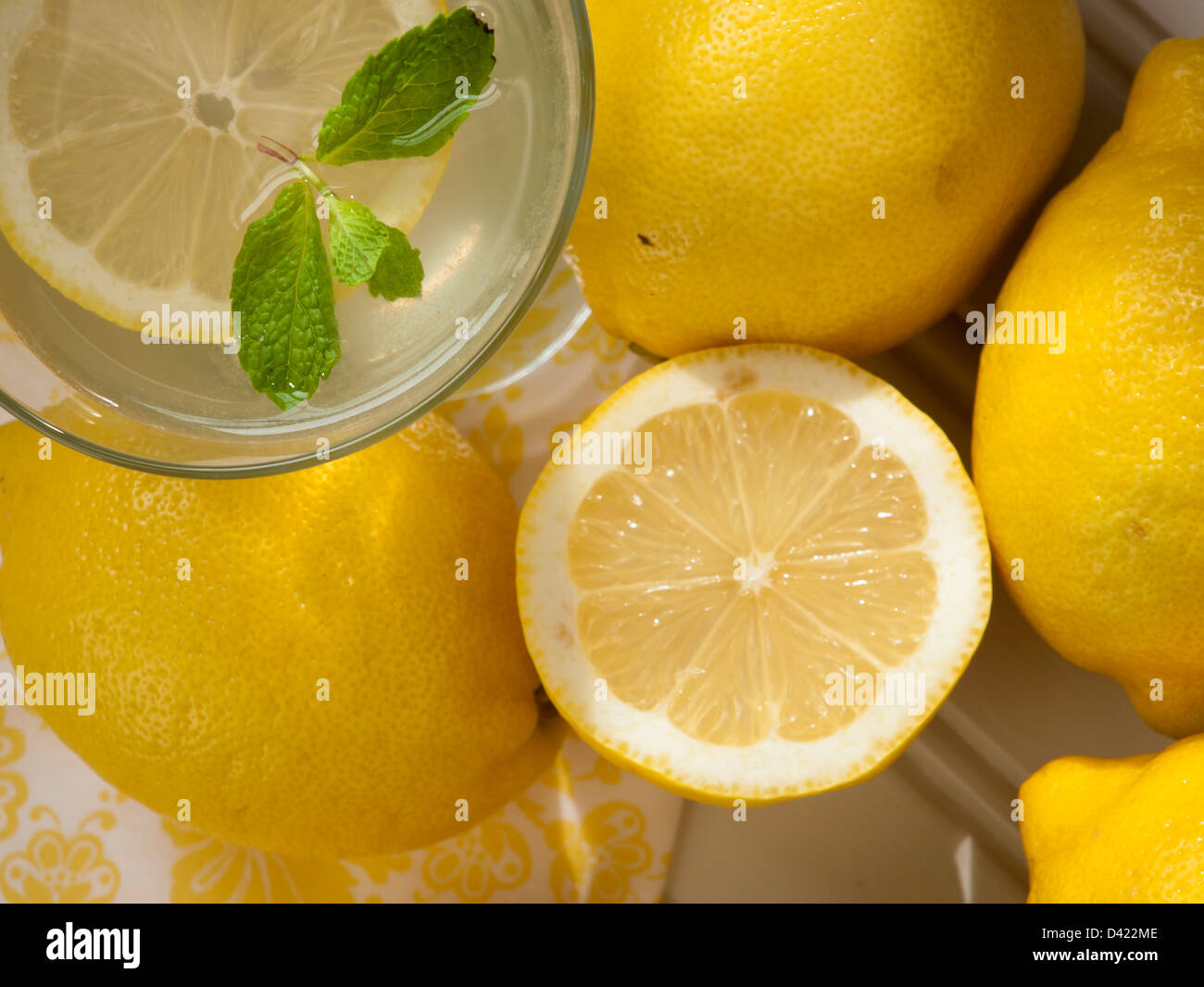 Group of yellow fresh lemons Stock Photo - Alamy