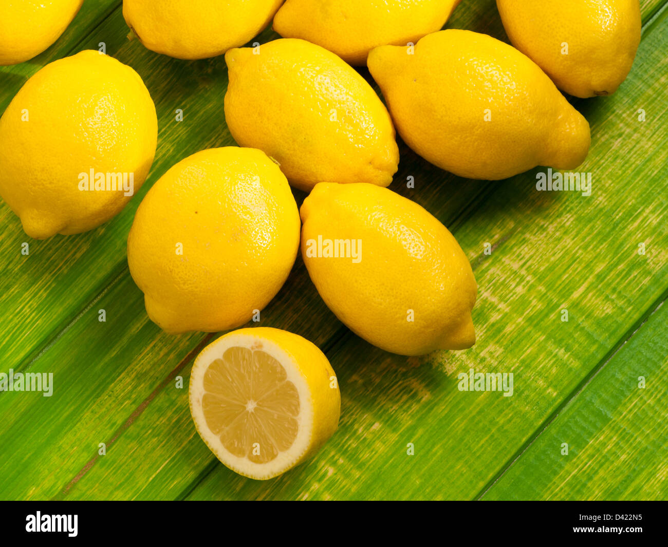 Group of yellow fresh lemons Stock Photo - Alamy