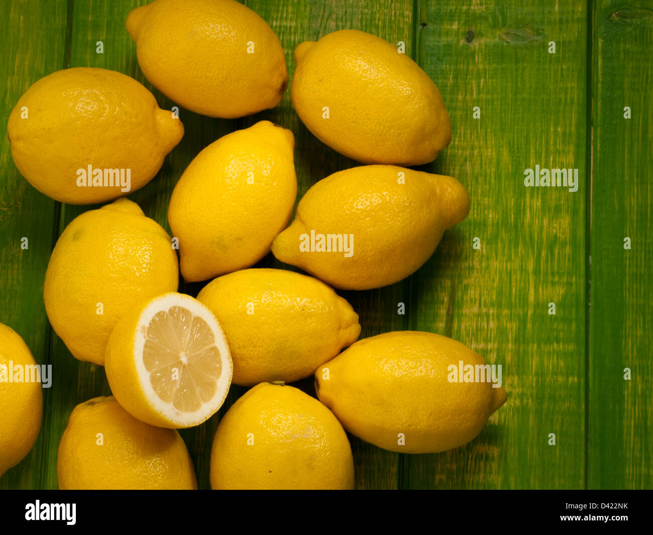 Group of yellow fresh lemons Stock Photo - Alamy