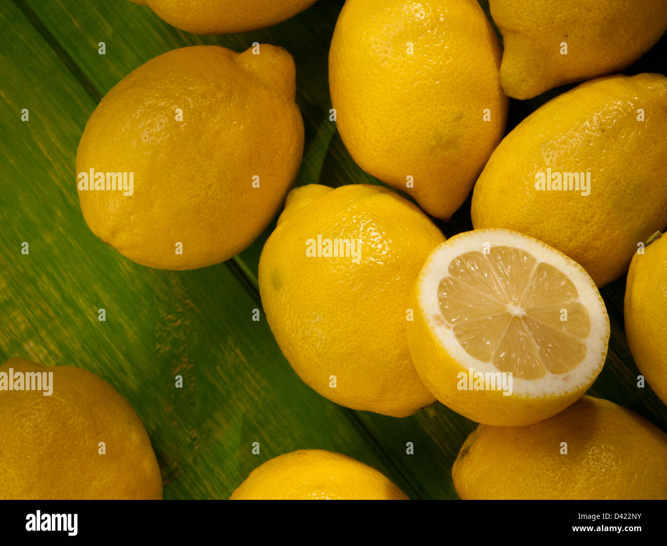 Group of yellow fresh lemons Stock Photo - Alamy