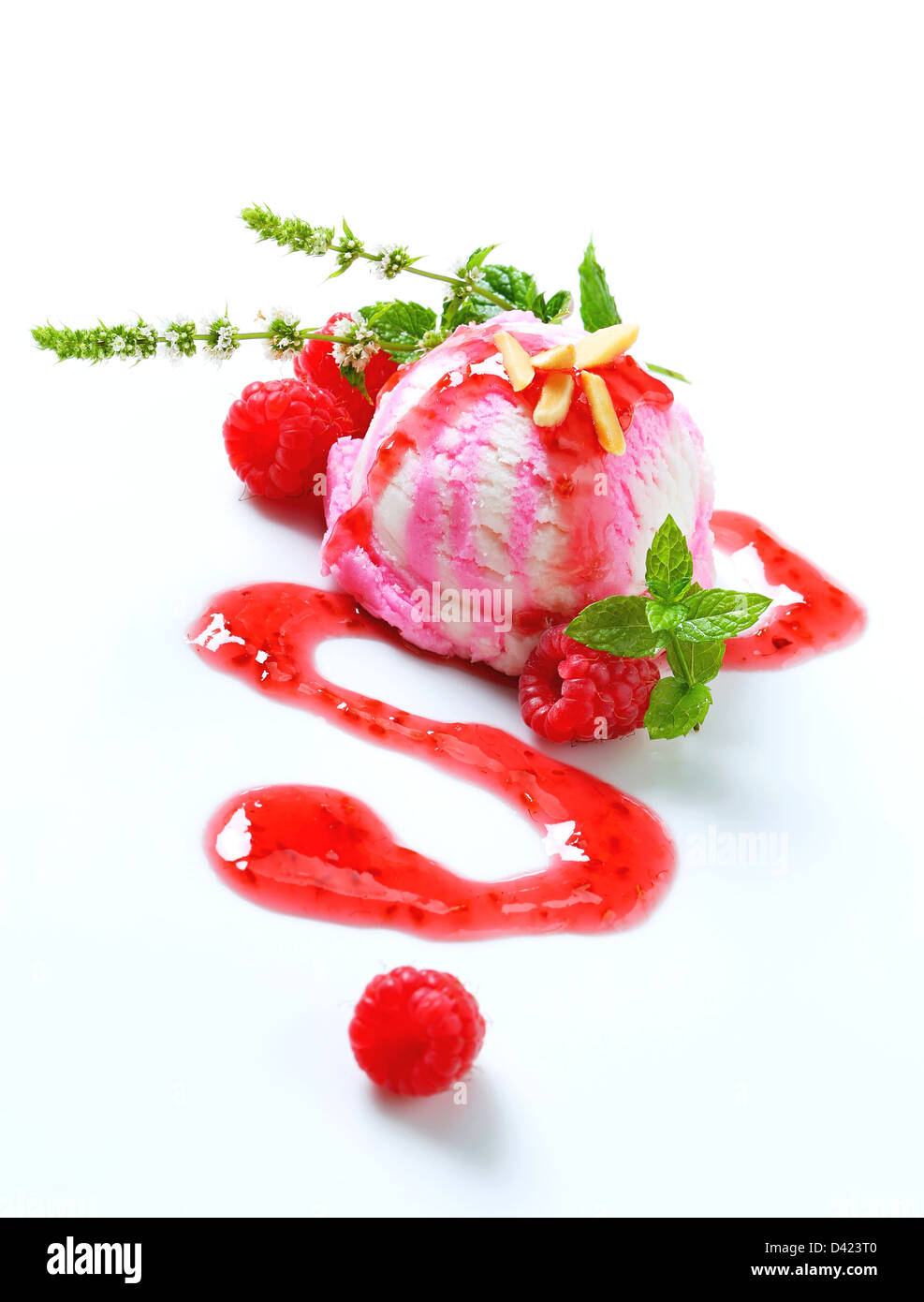 Scoop of raspberry yogurt ice cream Stock Photo - Alamy