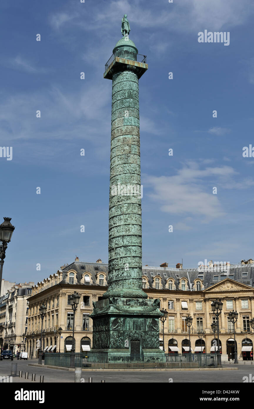 Central column hi-res stock photography and images - Alamy