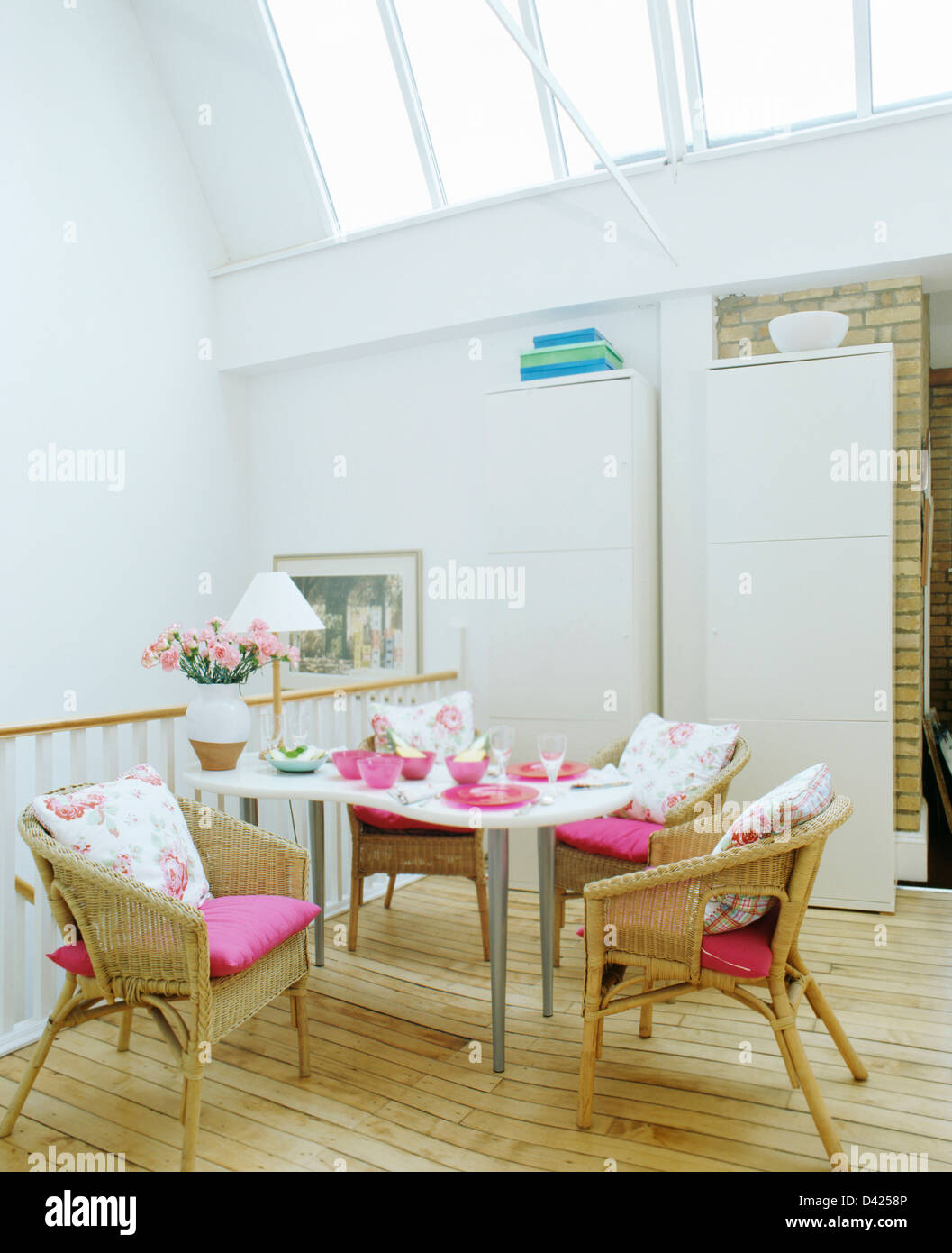 Factory lunch room hi-res stock photography and images - Alamy