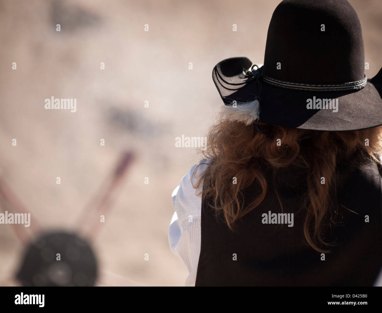Smoking gun cowboy hi-res stock photography and images - Alamy