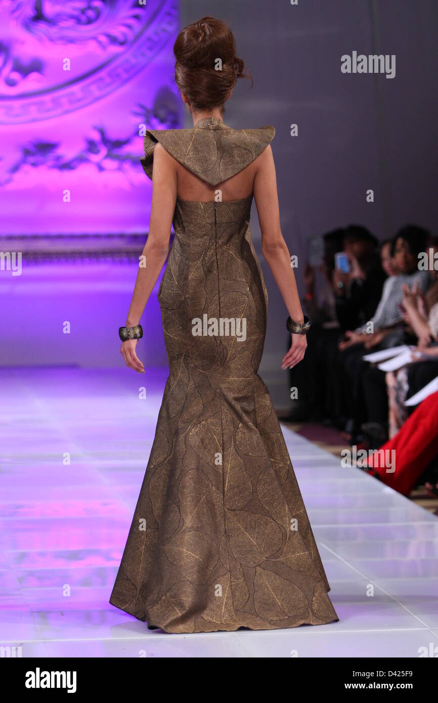 Female mason model hi-res stock photography and images - Alamy