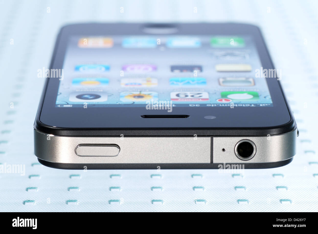 Apple iphone 4 screen hi-res stock photography and images - Alamy
