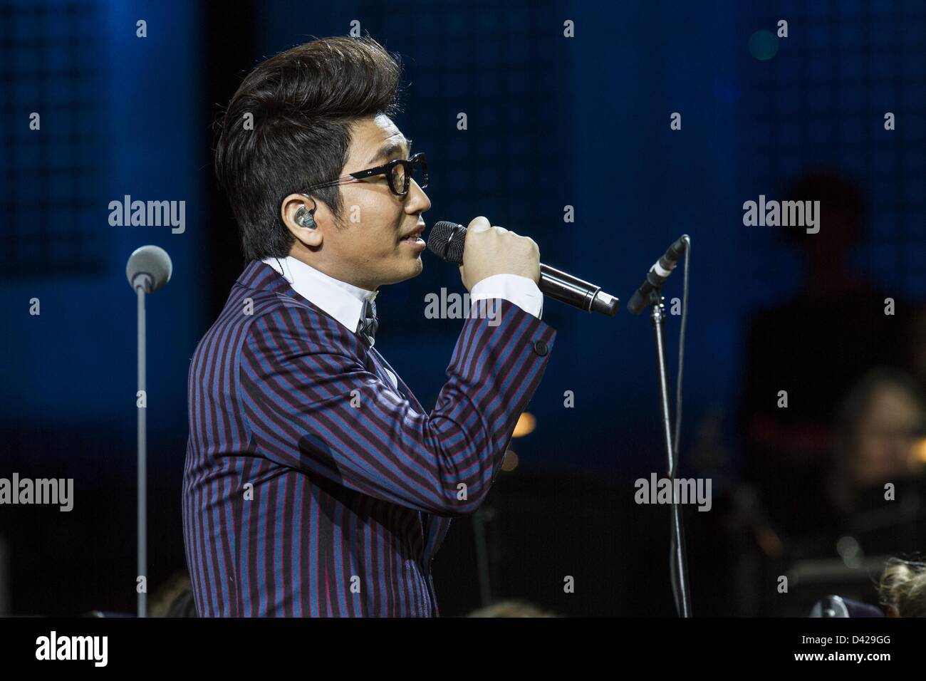 March 1, 2013 - Los Angeles, California (CA, USA - Chinese singer Sha ...