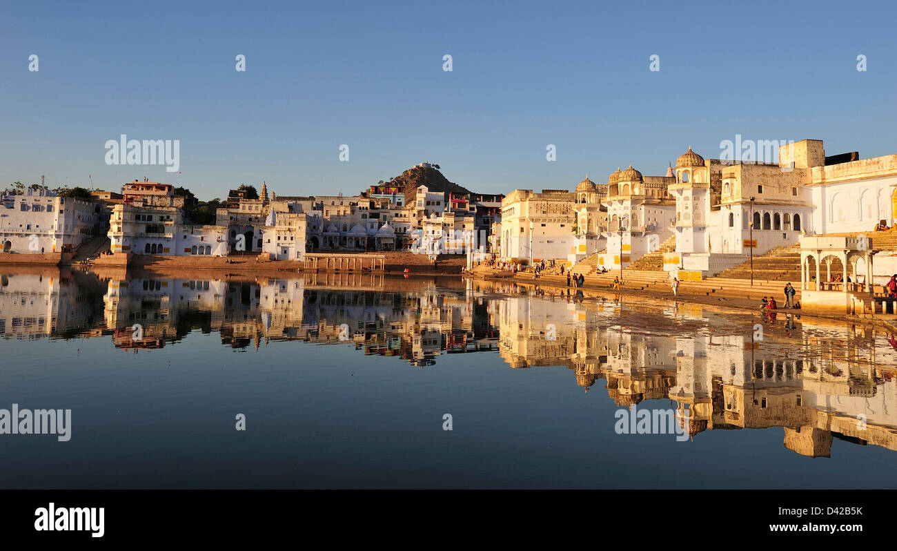 The ghat surrounding the Holy Lake at Pushkar; Rajasthan, India Stock ...