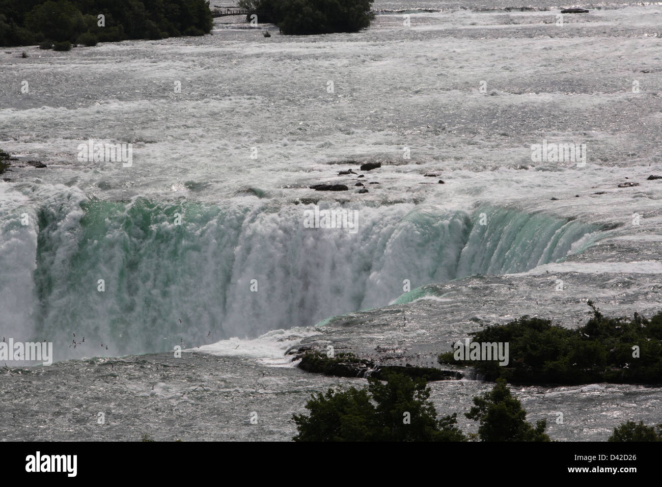 Edge of Niagara falls Stock Photo - Alamy