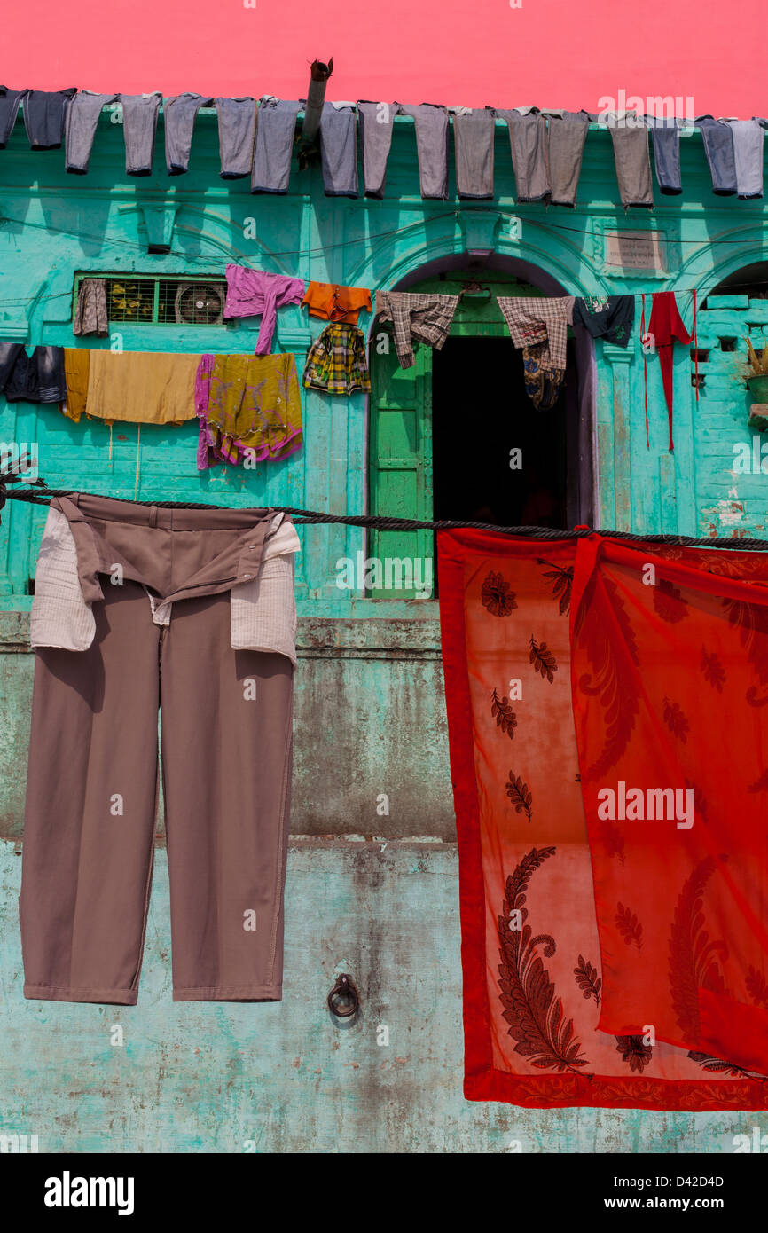 washing line, Varanasi, India Stock Photo - Alamy