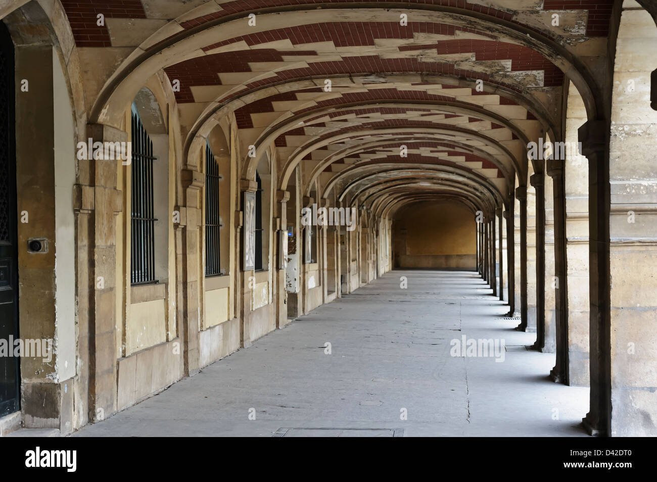 Archway of an old French building, Paris, France Stock Photo - Alamy