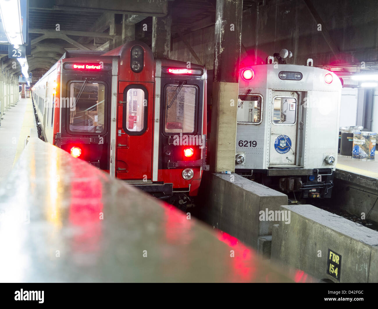 Terminal train trains nyc hi-res stock photography and images - Alamy
