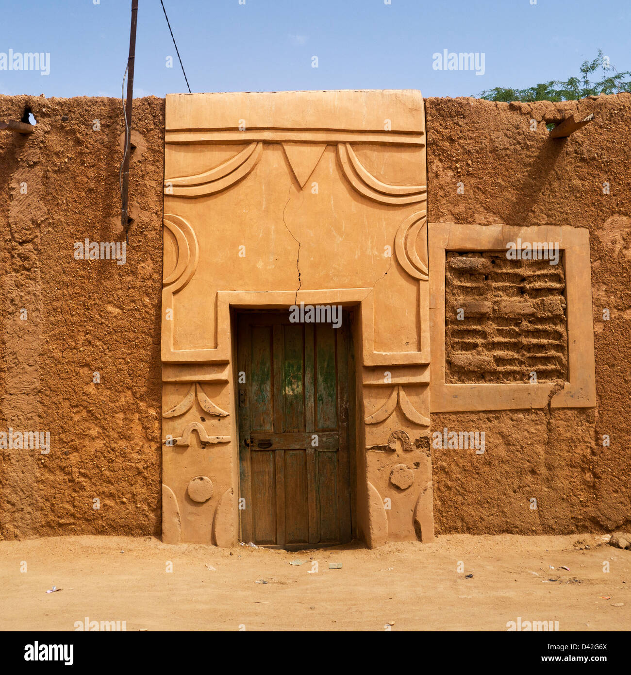 Traditional mud house in Agadez, Niger Stock Photo - Alamy