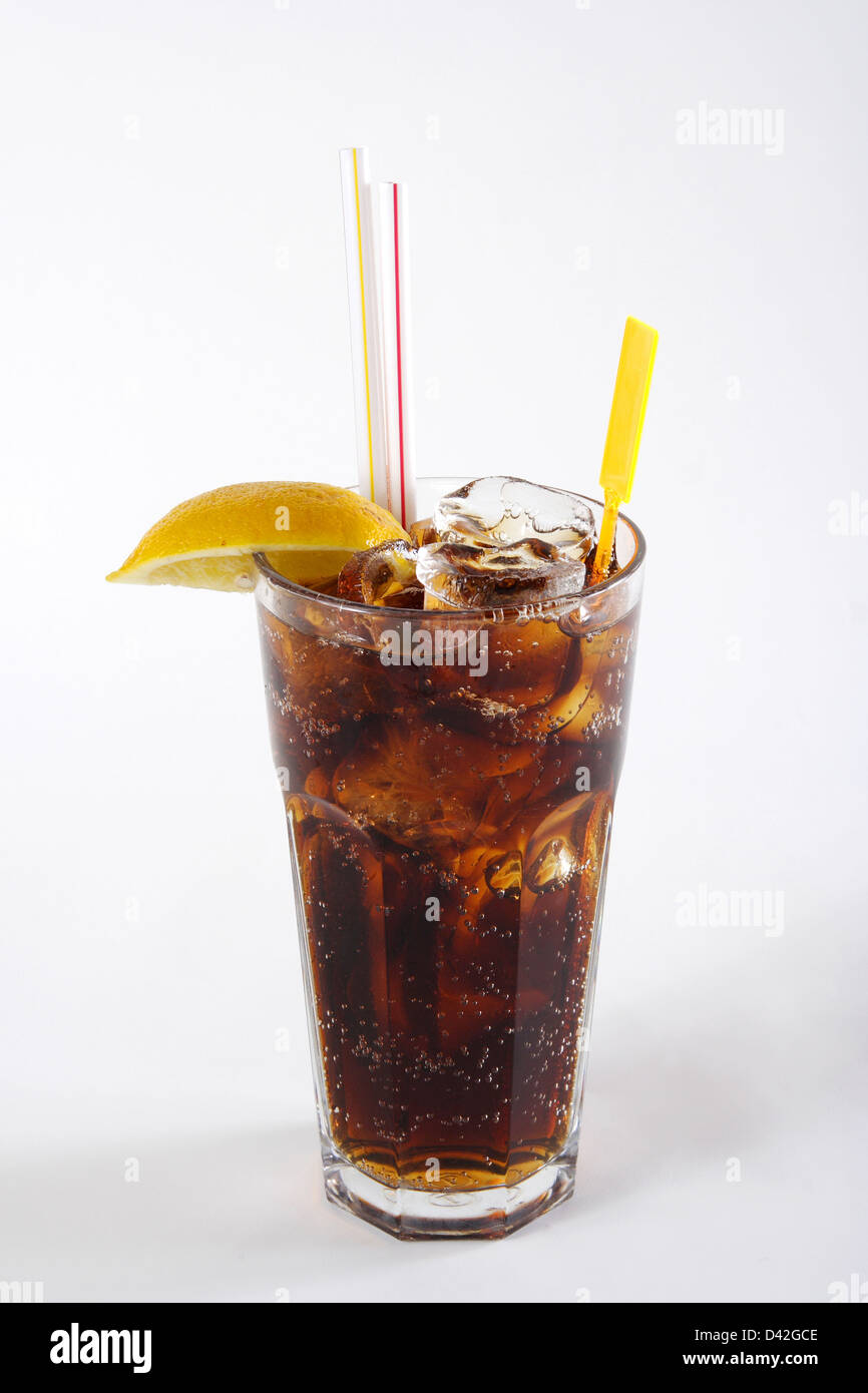 Cola in highball glass with lemon slice Stock Photo - Alamy