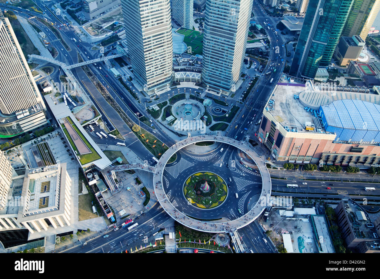 Shanghai city skyline modern hi-res stock photography and images - Alamy