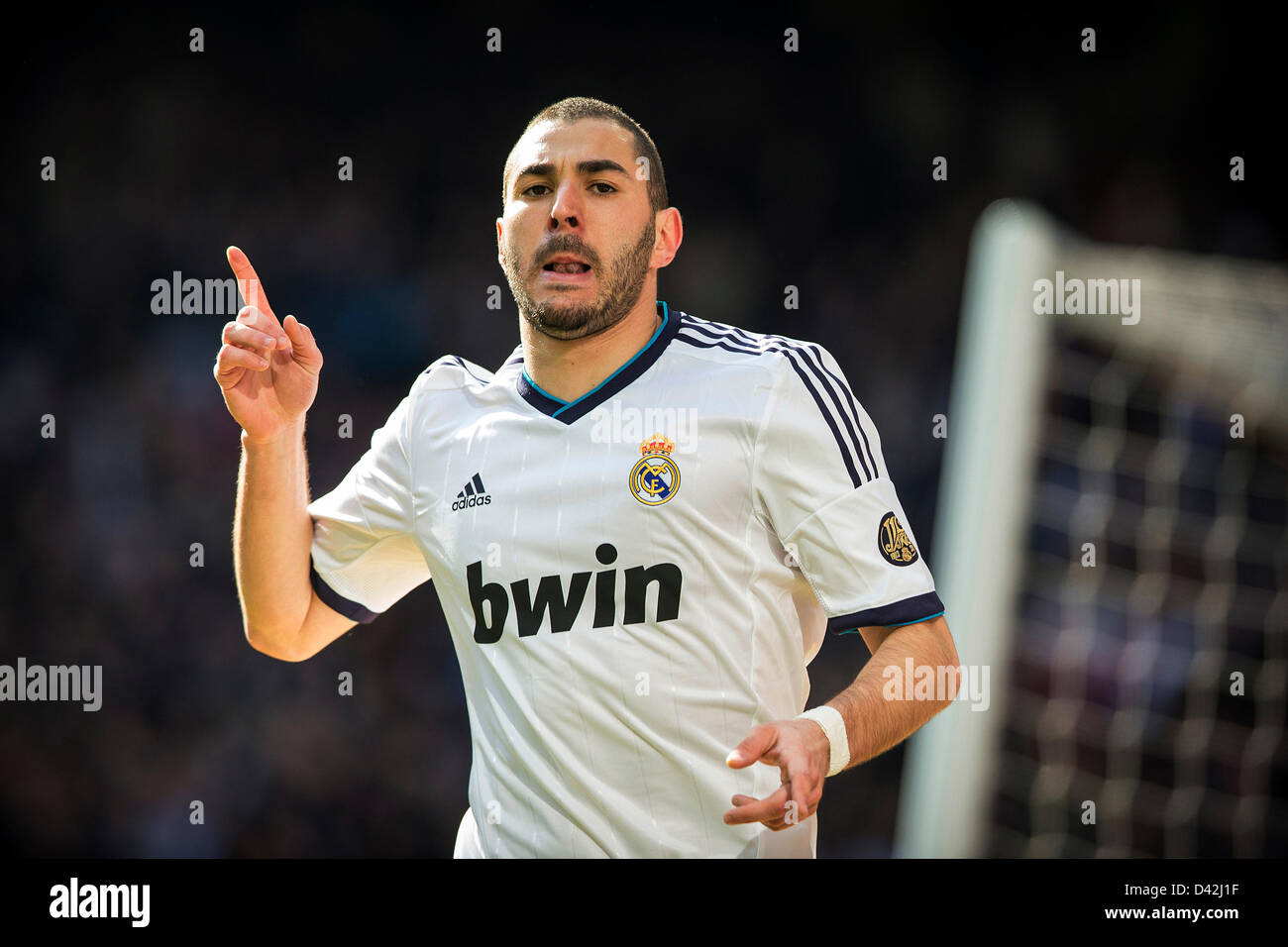 Santiago bernabeu karim benzema hi-res stock photography and images - Alamy