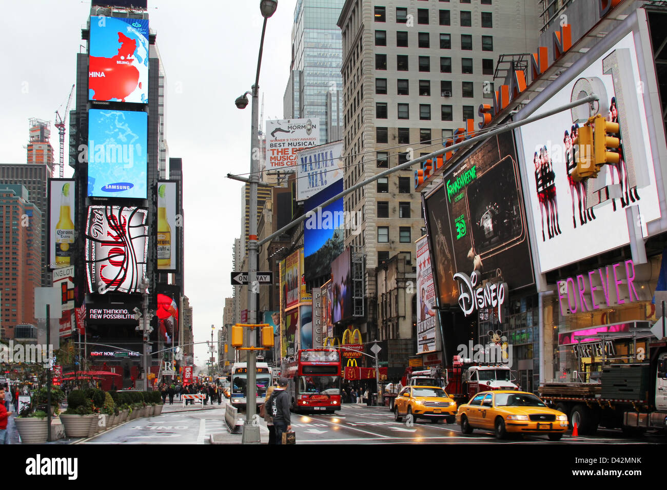 Times square architecture hi-res stock photography and images - Alamy