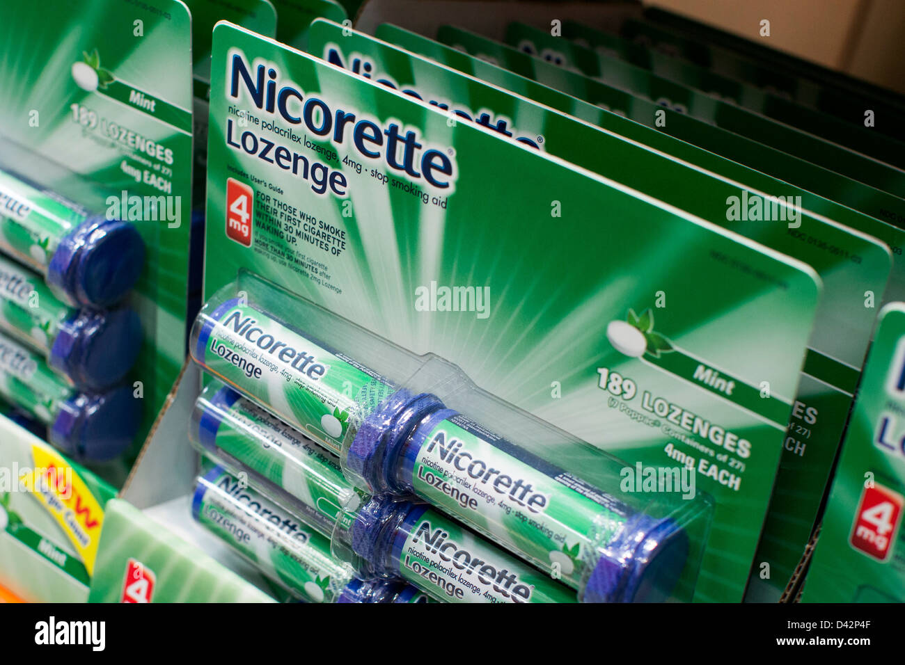 Nicorette costco bottle packaging hi-res stock photography and images ...