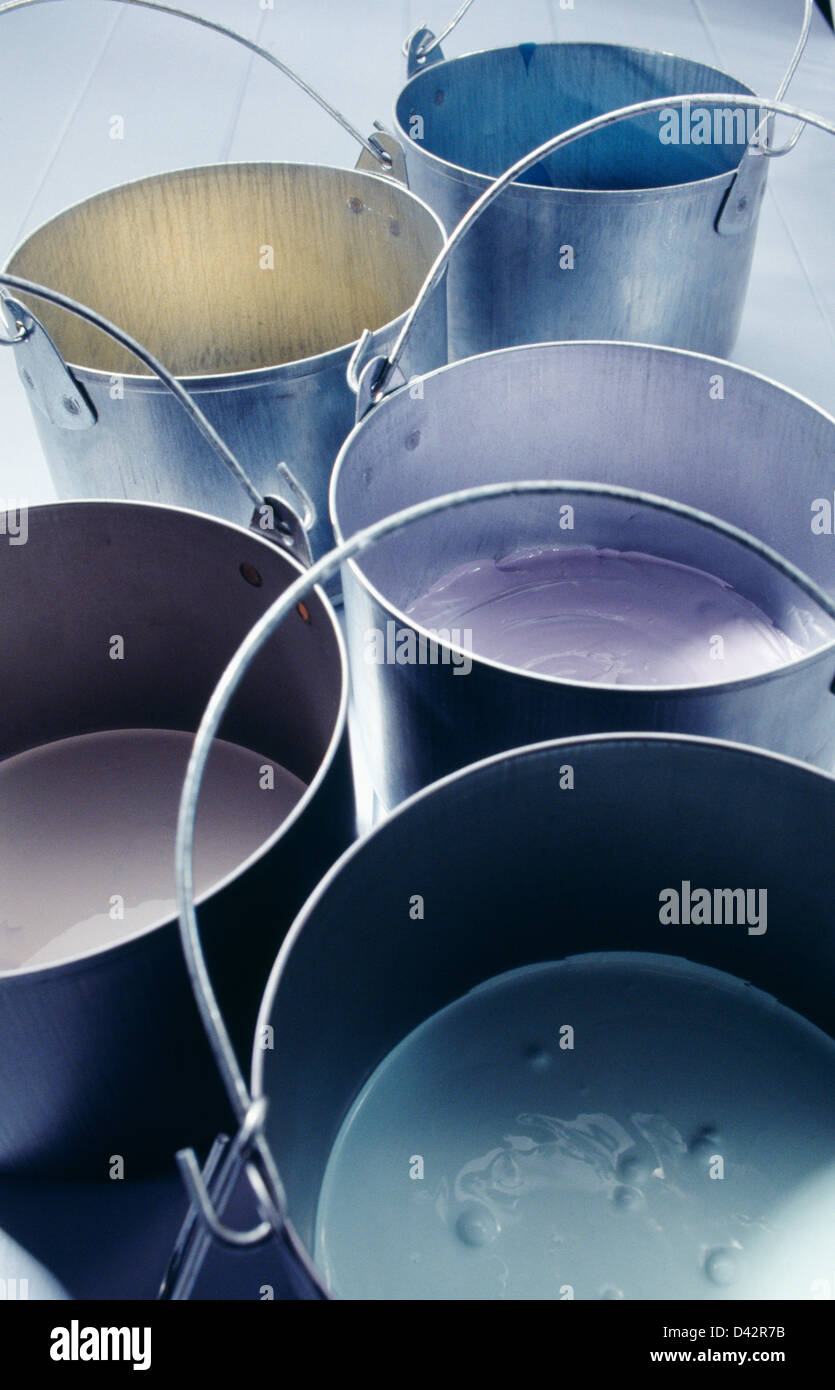 Metal paint buckets hi-res stock photography and images - Alamy