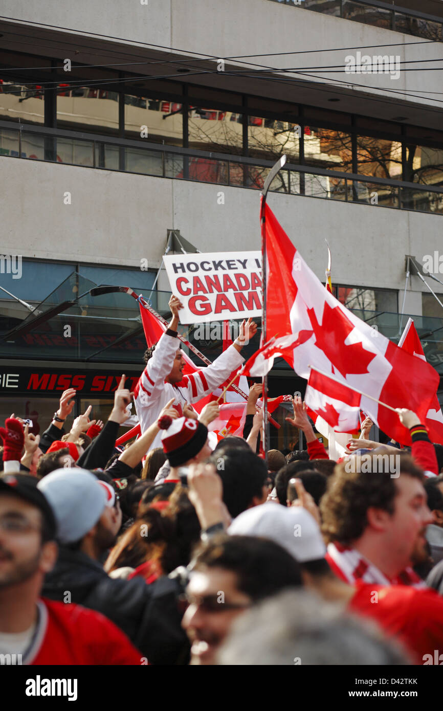 Canadian hockey fans hi-res stock photography and images - Alamy