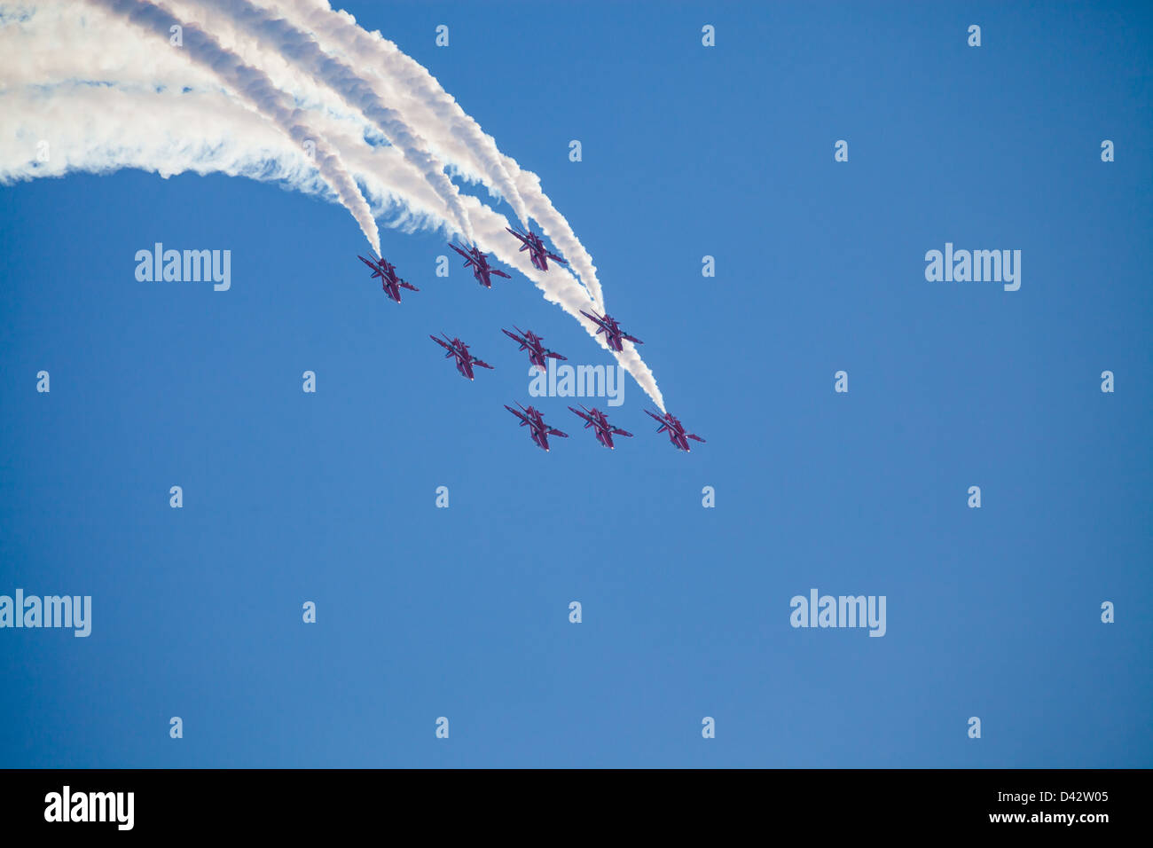 Red Arrows Complete First 9 Ship display practice for the 2013 Season ...