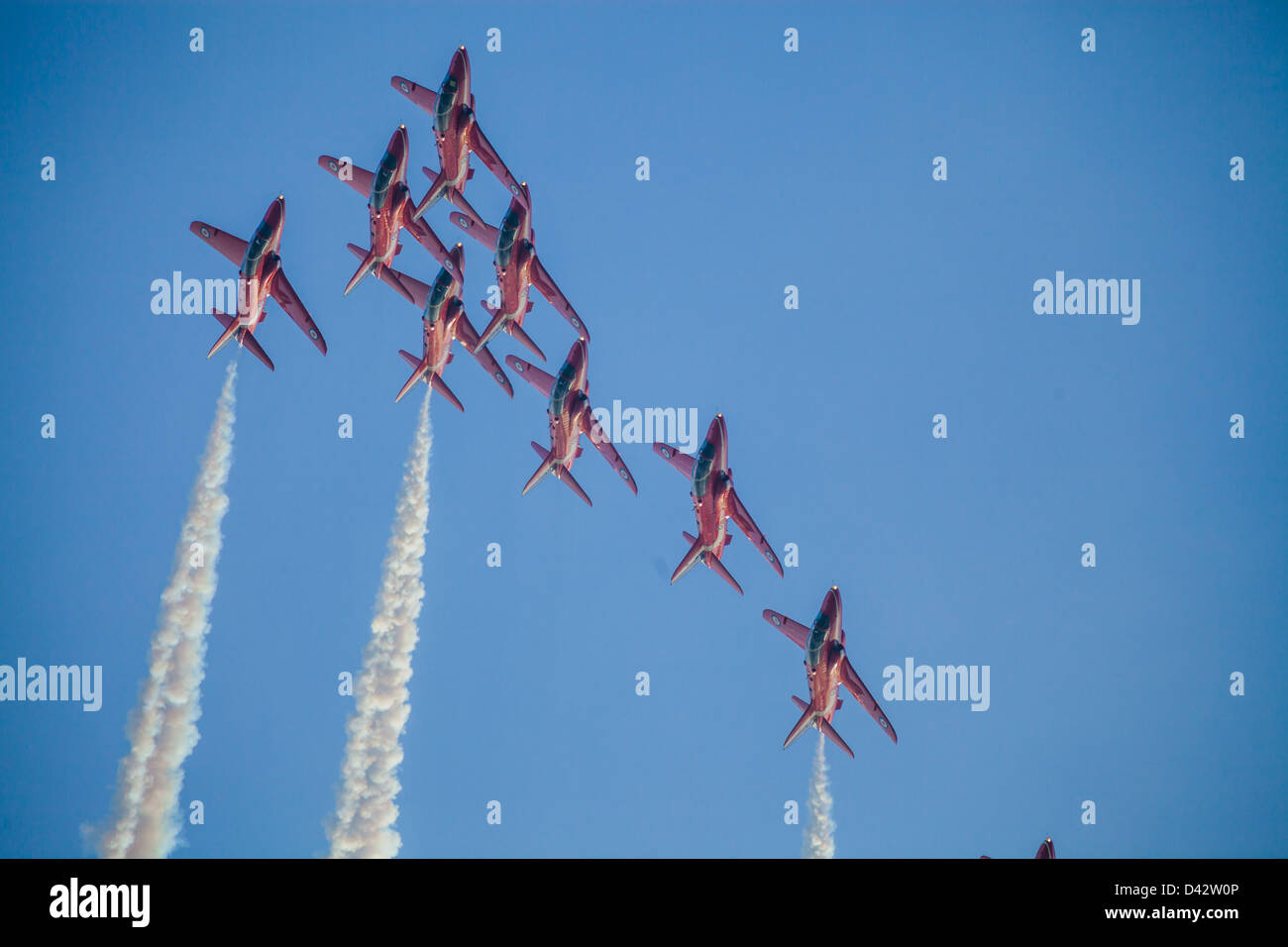 Red Arrows Complete First 9 Ship display practice for the 2013 Season ...