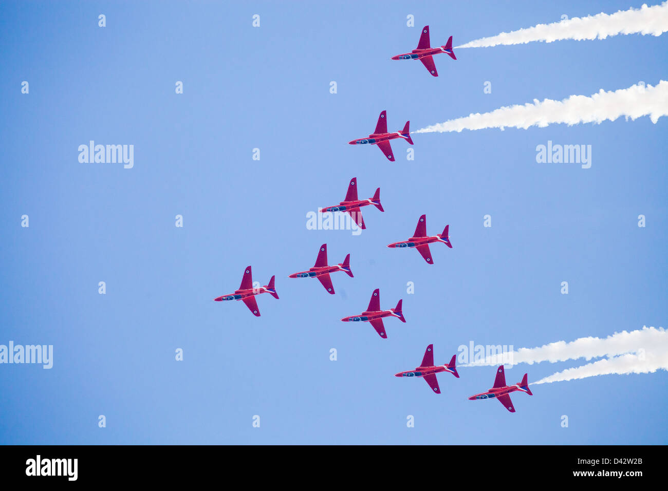 Red Arrows Complete First 9 Ship display practice for the 2013 Season ...