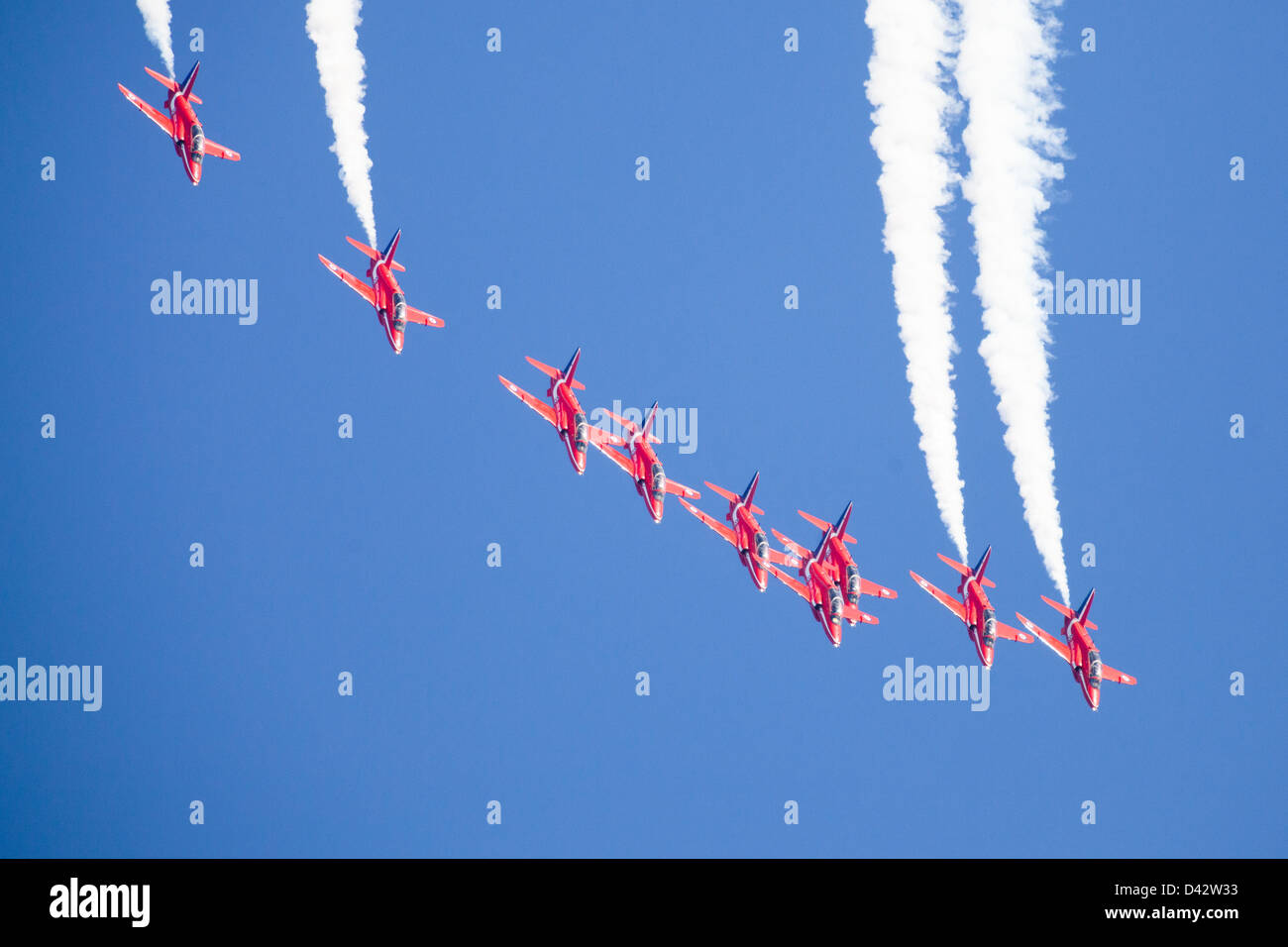 Red Arrows Complete First 9 Ship display practice for the 2013 Season ...