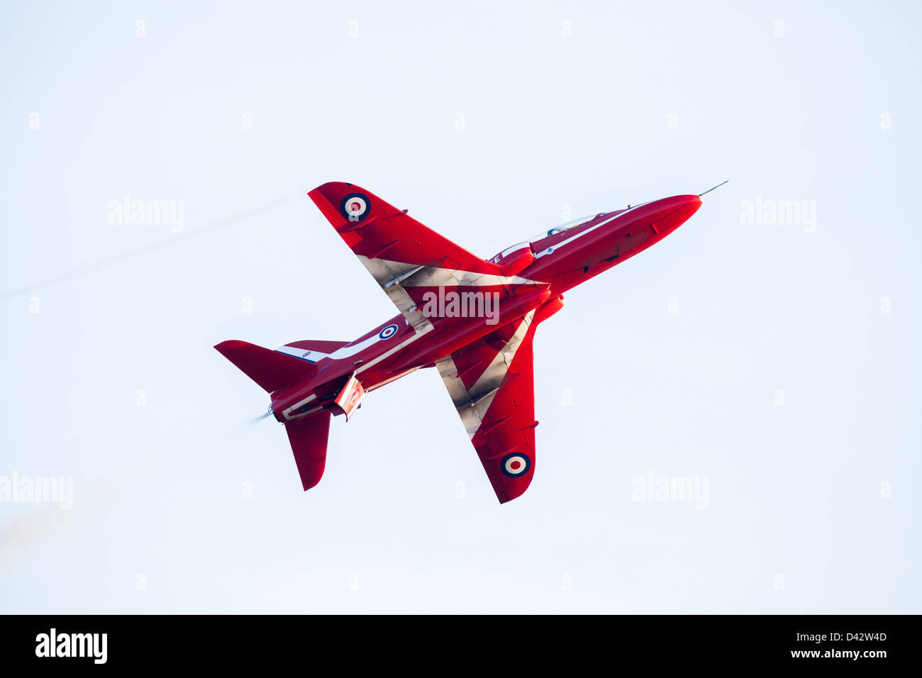 Red Arrows Complete First 9 Ship display practice for the 2013 Season ...
