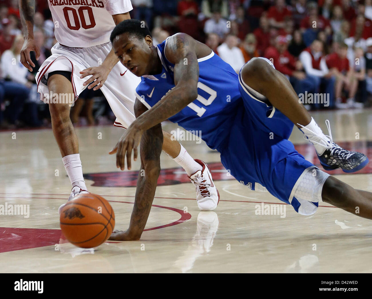 Lost her footing hi-res stock photography and images - Alamy