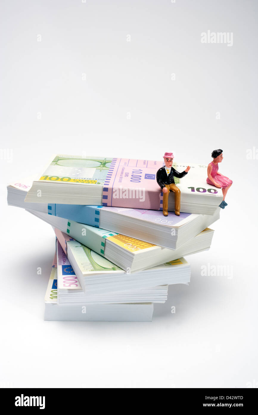 Accounting figures hi-res stock photography and images - Alamy