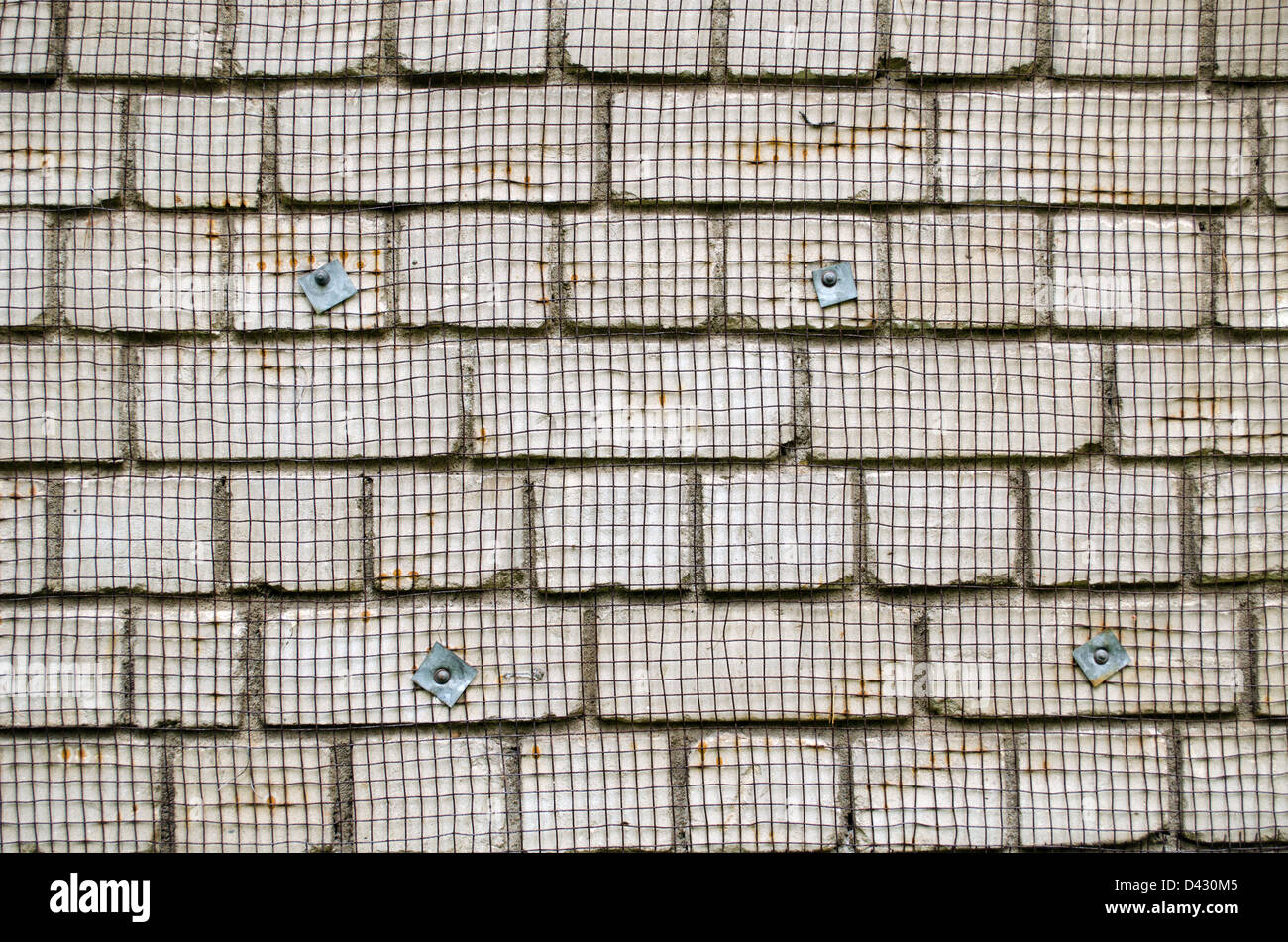 Brick wall and barbed wire hi-res stock photography and images - Alamy