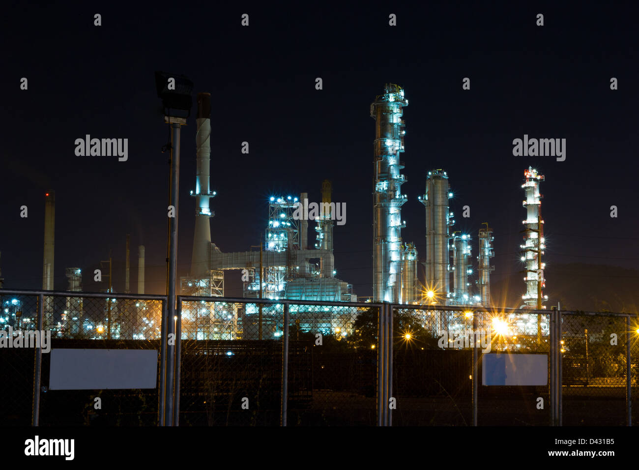 Oil refinery plant power generator hi-res stock photography and images ...