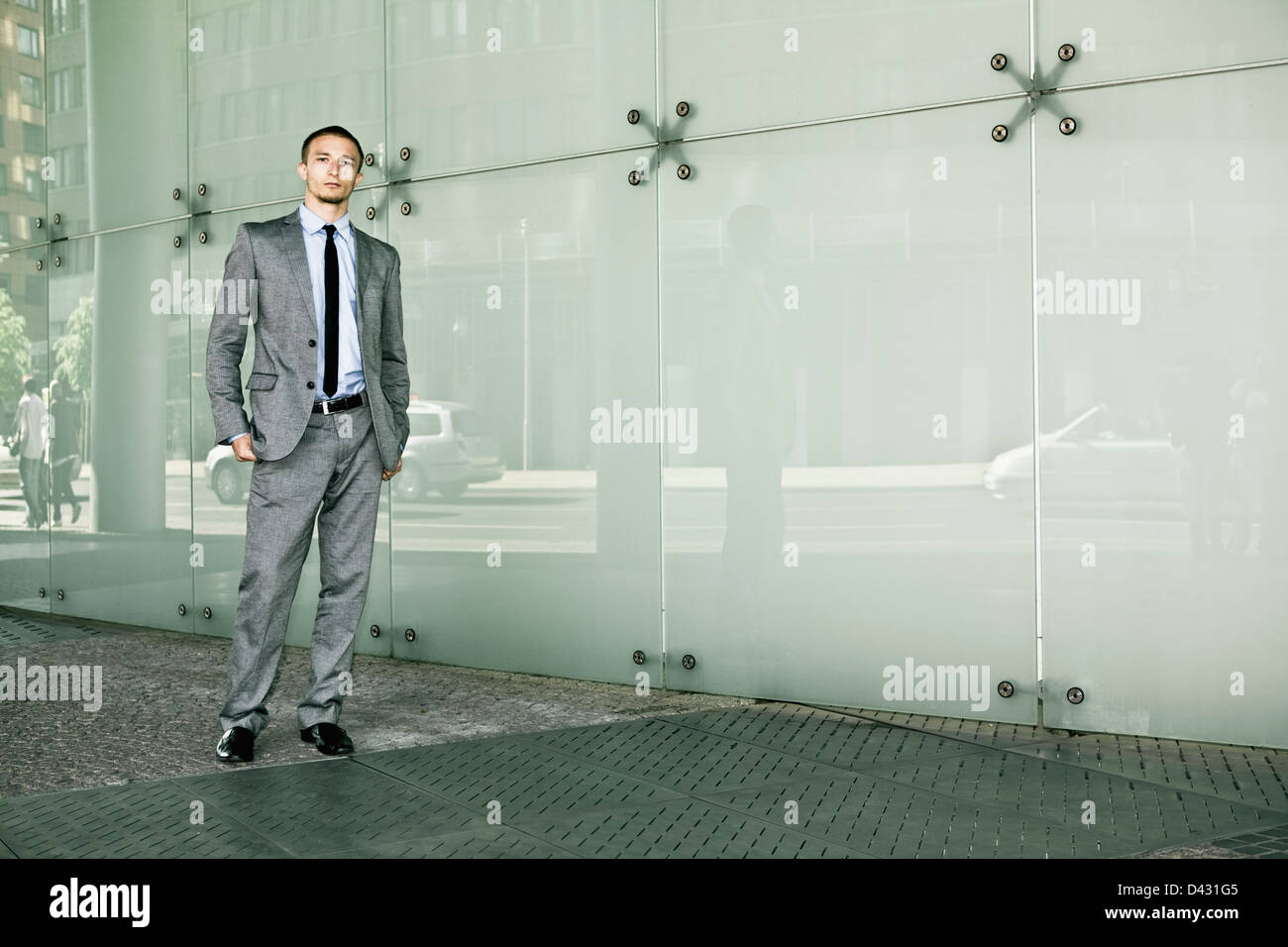 Whole in a facade hi-res stock photography and images - Alamy