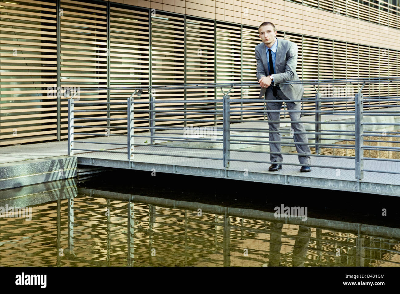 Bridge pose man hi-res stock photography and images - Alamy