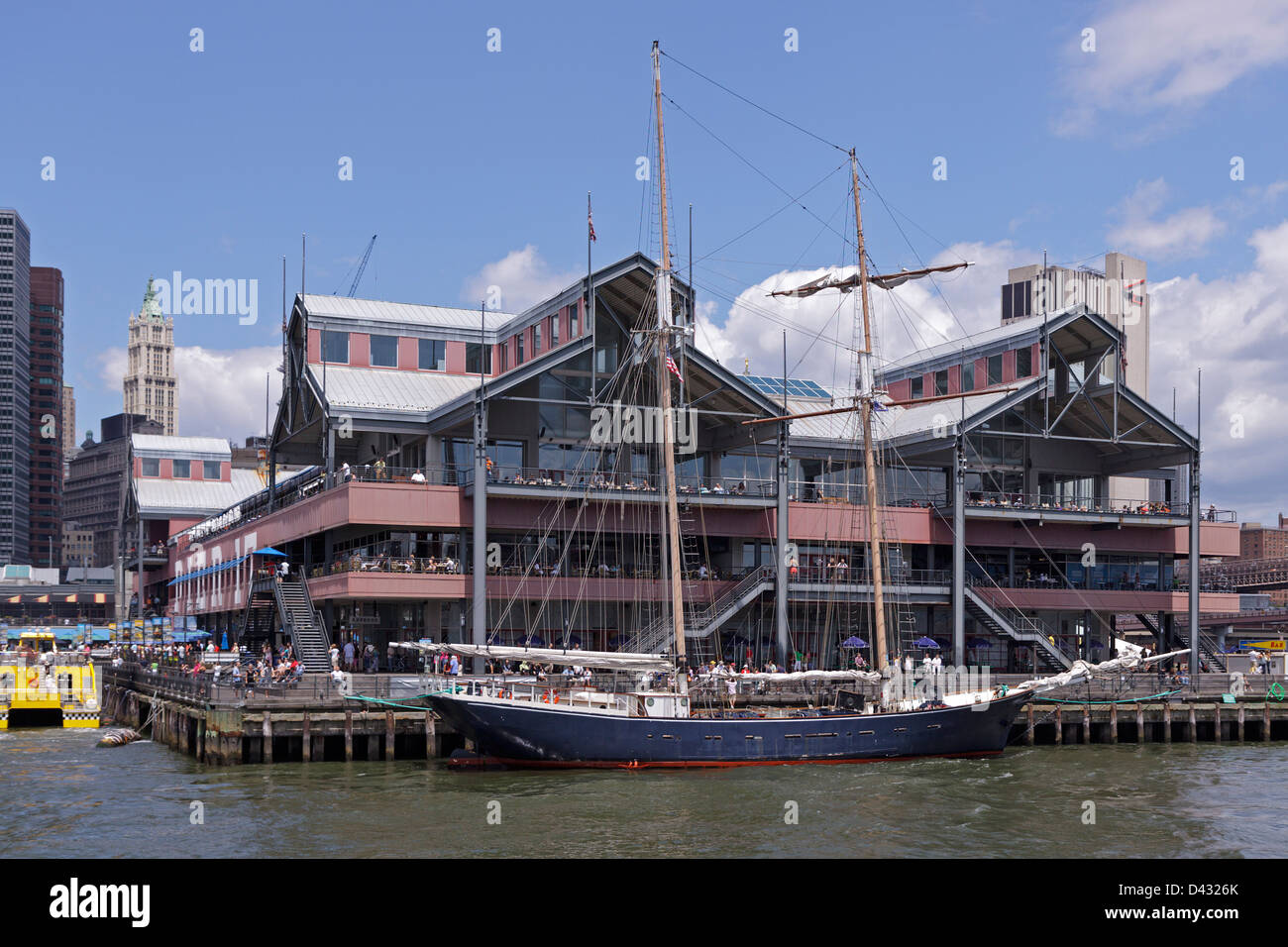 New york usa people sail hi-res stock photography and images - Alamy