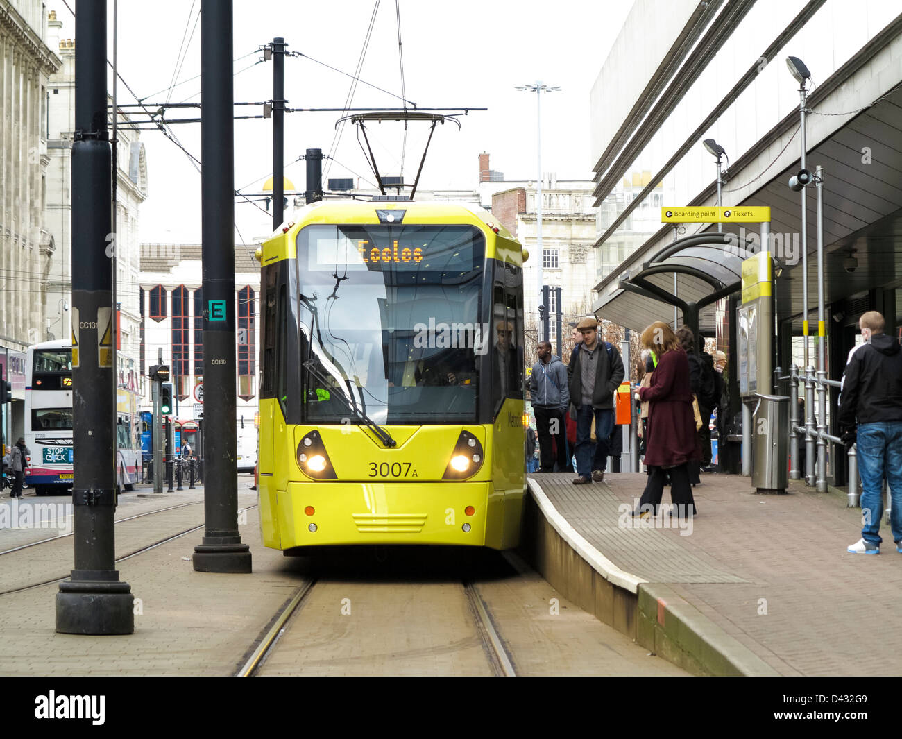 Piccadilly line stop hi-res stock photography and images - Alamy