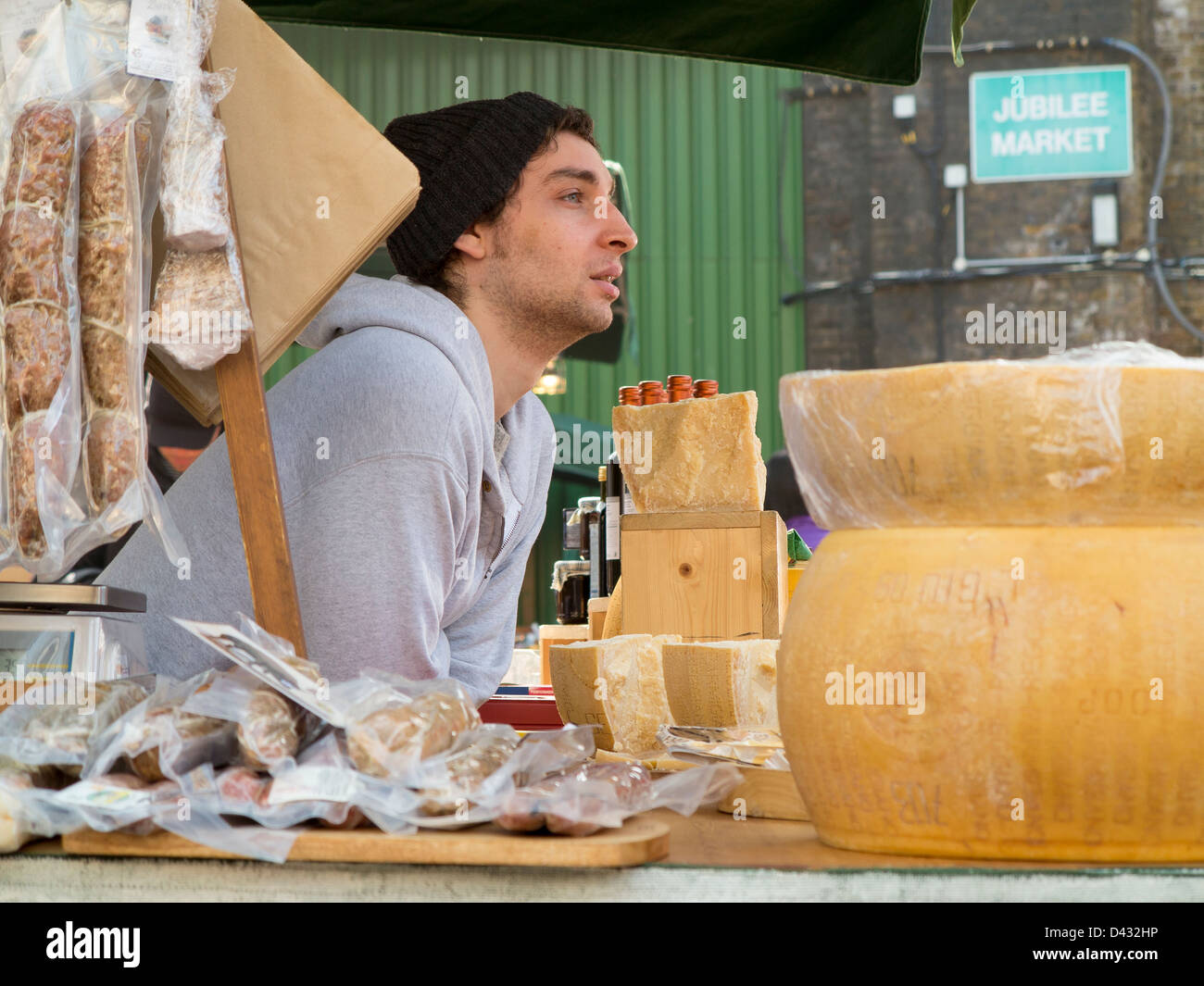 English cheese stall hi-res stock photography and images - Alamy