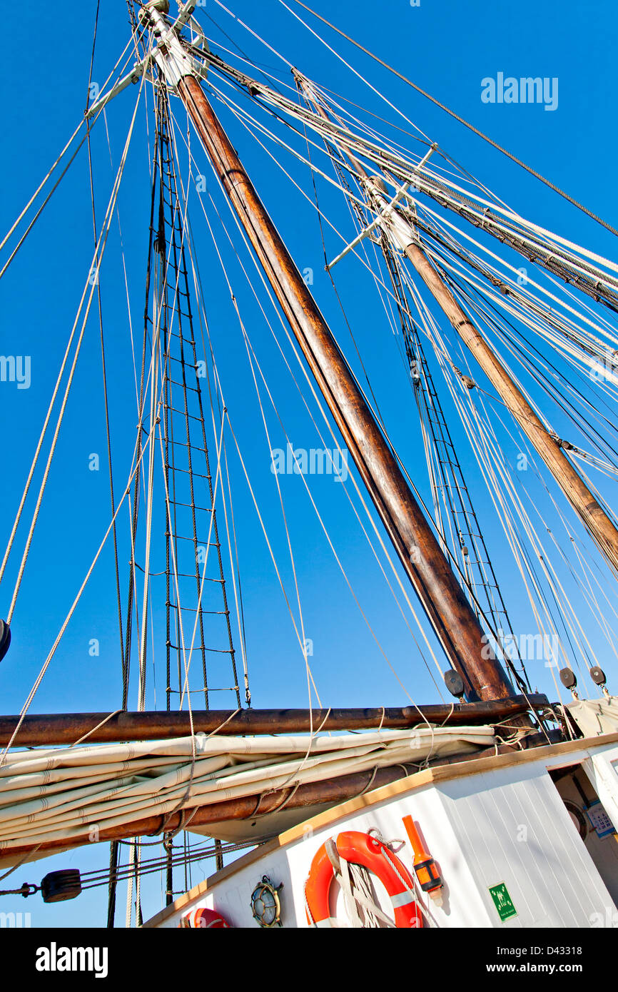 Schooner Mast High Resolution Stock Photography and Images - Alamy