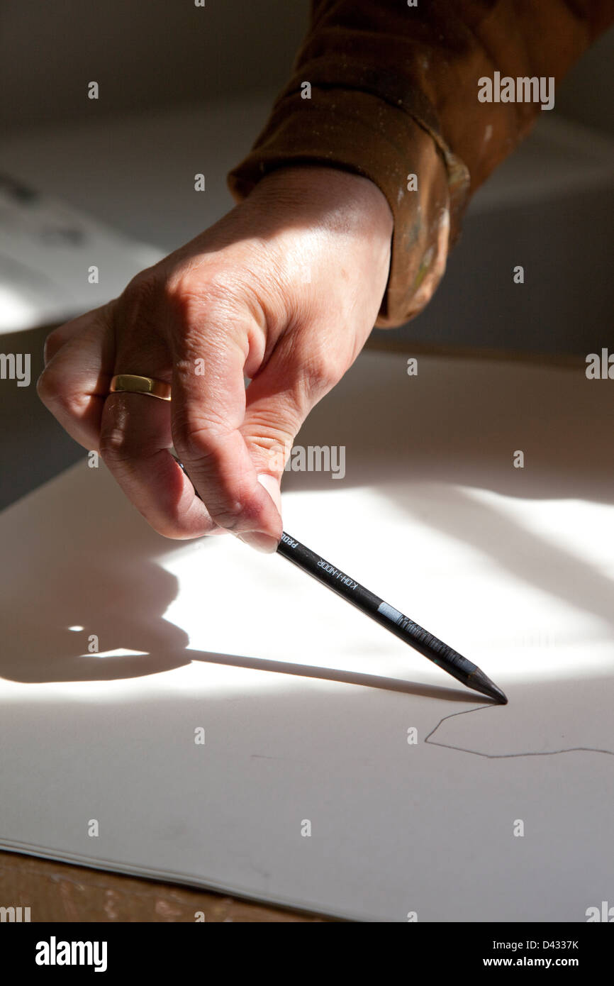 Drawing hand hi-res stock photography and images - Alamy