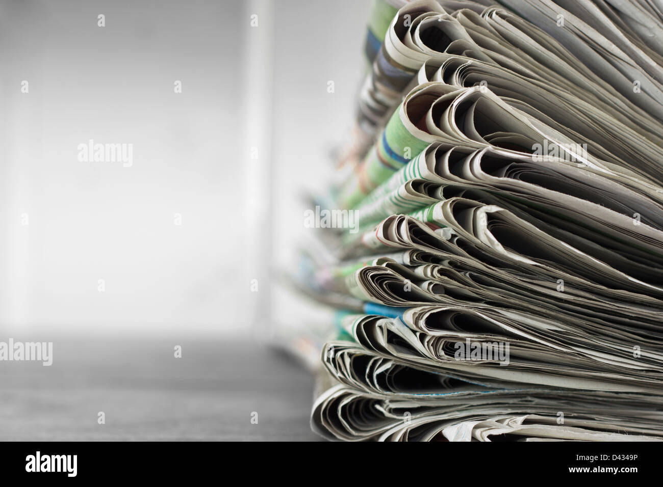 Pile of newspapers hi-res stock photography and images - Alamy