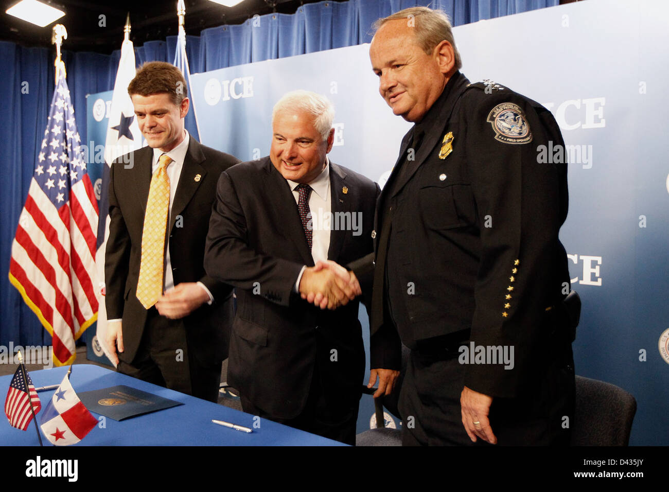 Cbp ice panama hi-res stock photography and images - Alamy