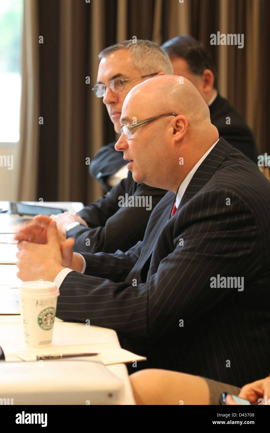 Microsoft round table hi-res stock photography and images - Alamy