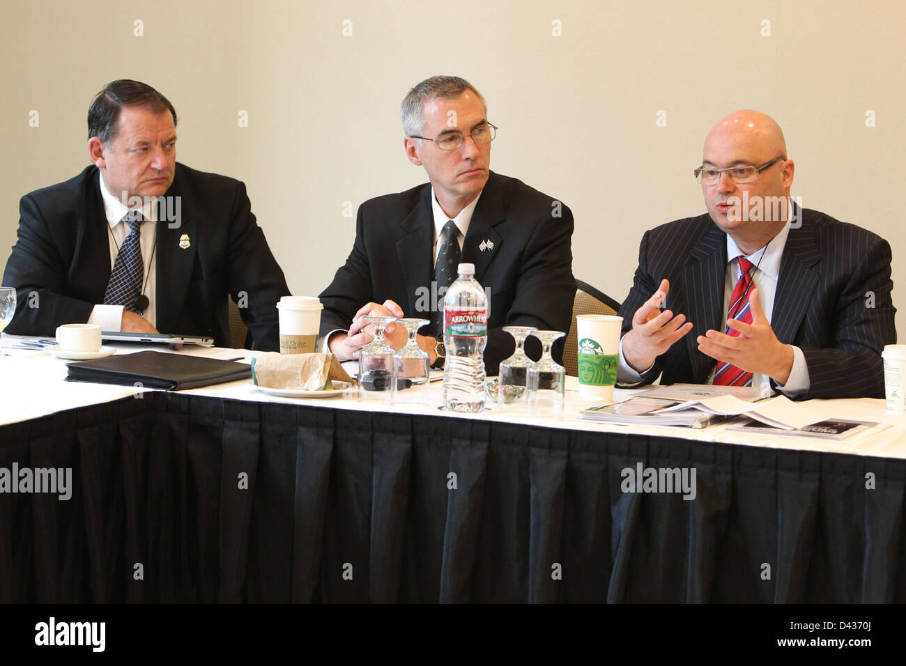 Microsoft round table hi-res stock photography and images - Alamy