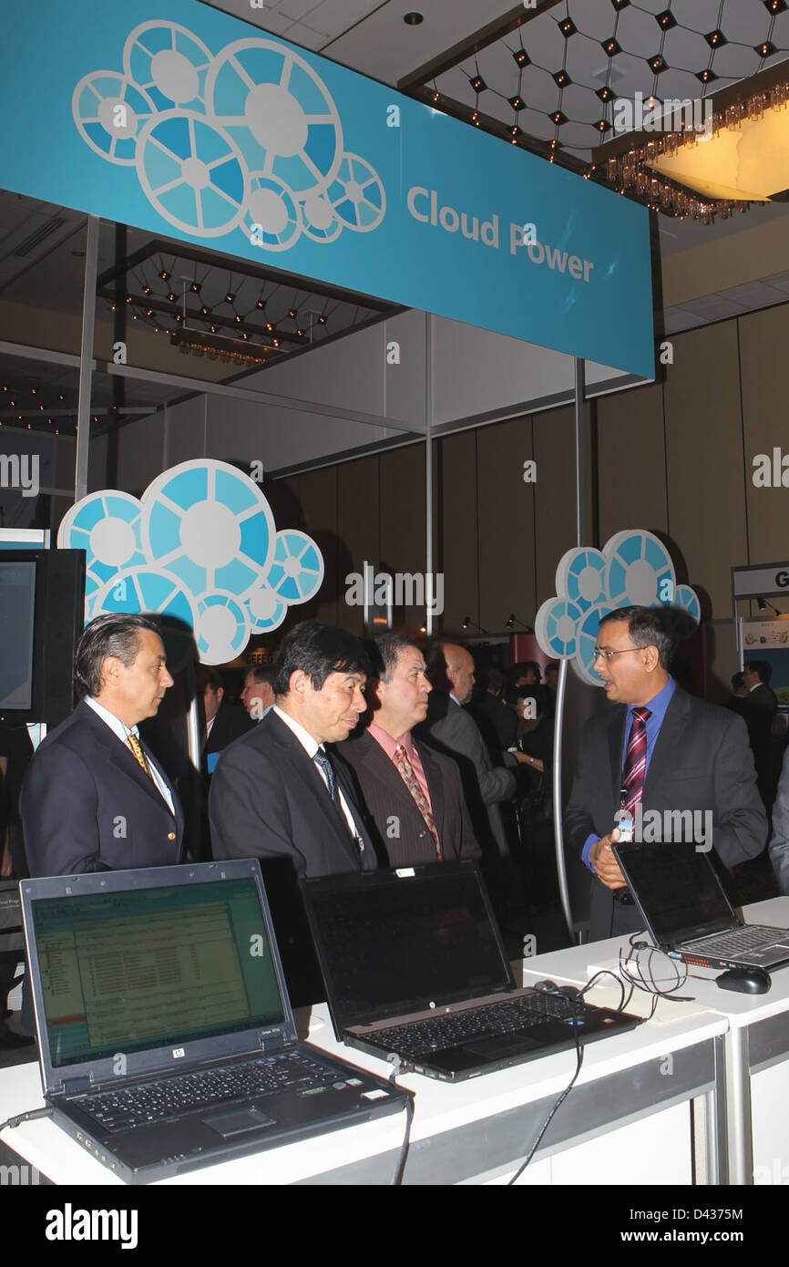 Microsoft round table hi-res stock photography and images - Alamy