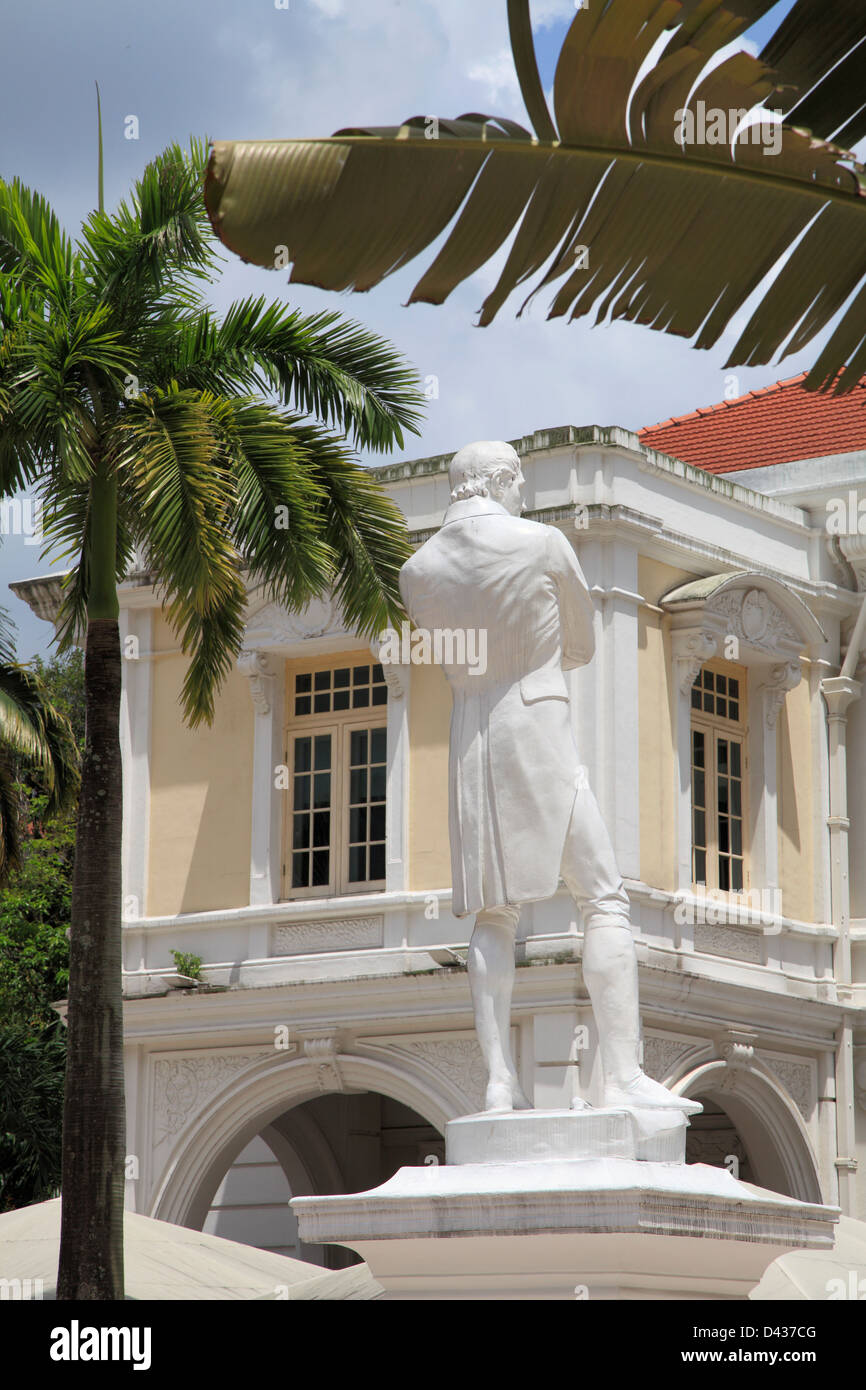 Raffles statue sir stamford raffles hi-res stock photography and images ...