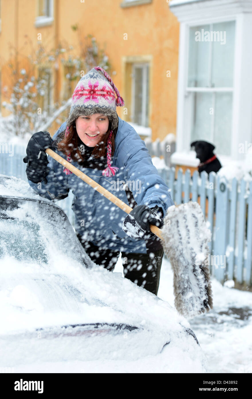 Clearing snow car hi-res stock photography and images - Alamy